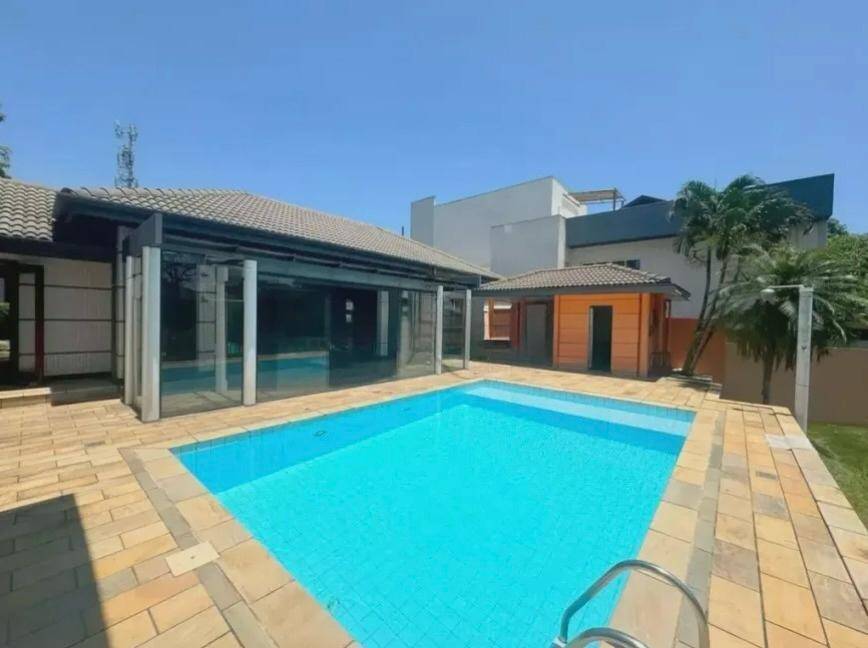 Casa 4 Dormitórios ( 3 suítes), 2 vagas, Portal da Serra, - CA002